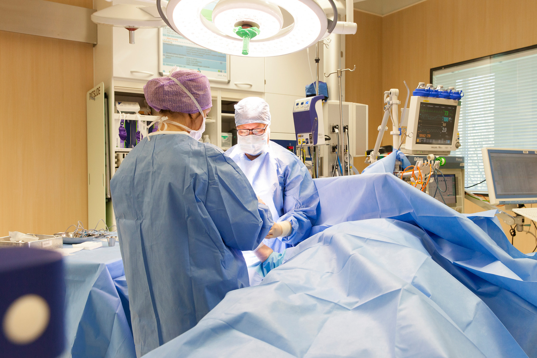 Influence of socioeconomic position on surgical outcomes after ...